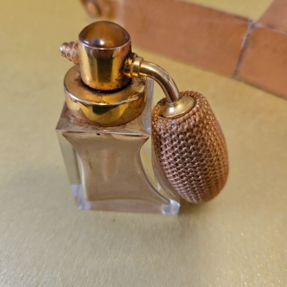 DeVilboss | Makeup | Devilbiss Atomizer And Leather Case 24k Gold Plate With Bakelite Topper ...